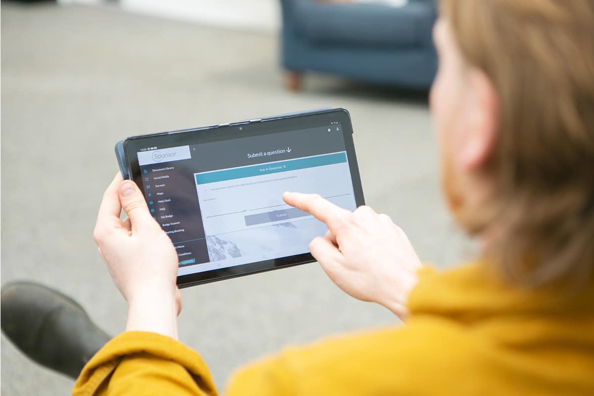 CrowdComms: Hybrid Event Platform